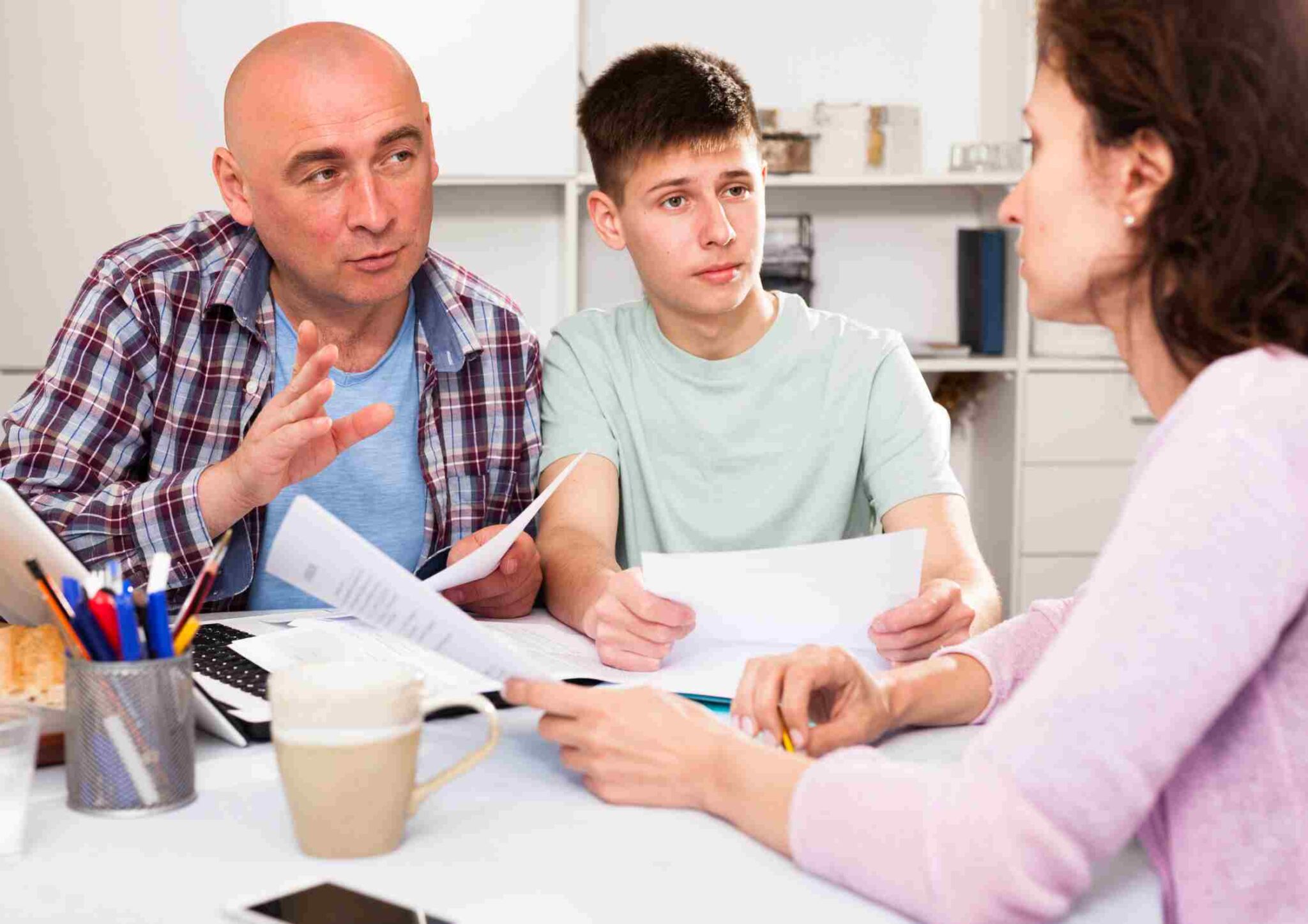 How to Deal With an Argumentative Child {9 Expert Tips}